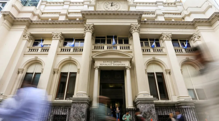 El Banco Central volvió a comprar dólares y las reservas llegan a US ...